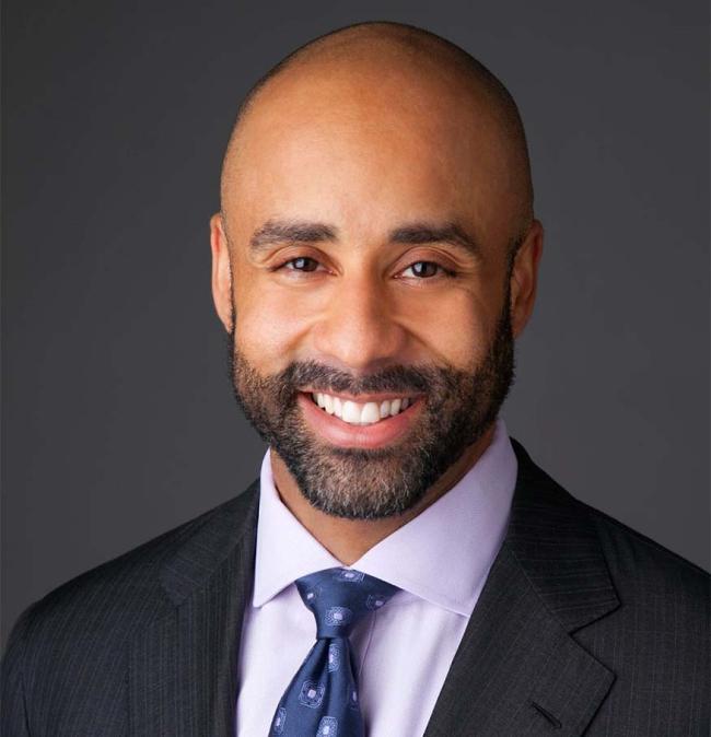 Walton '98 leads U.S. campaign against malaria | Augustana College