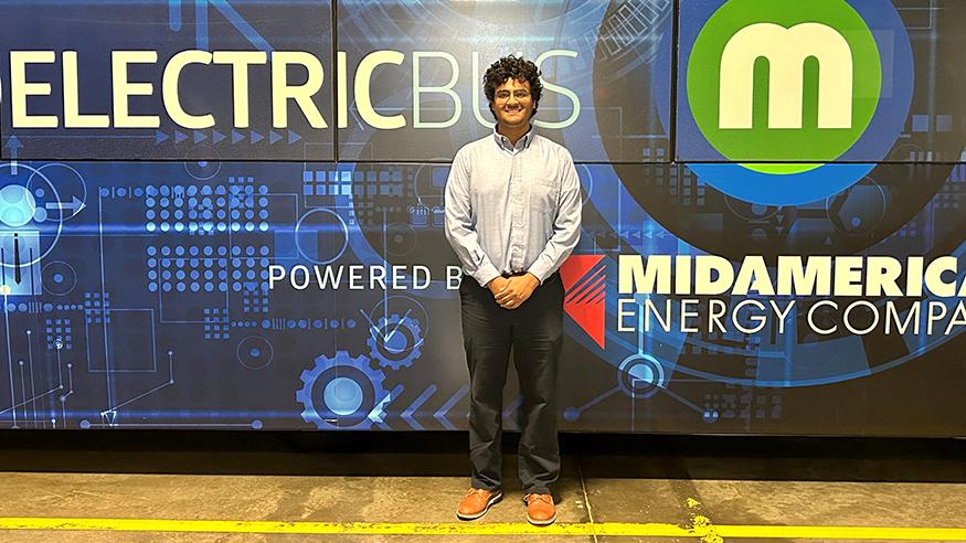 Castro ’21 positioned to ‘help be the change in the Illinois Quad ...