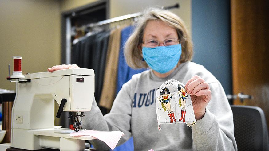 Theatre’s Ellen Dixon answers the call | Augustana College