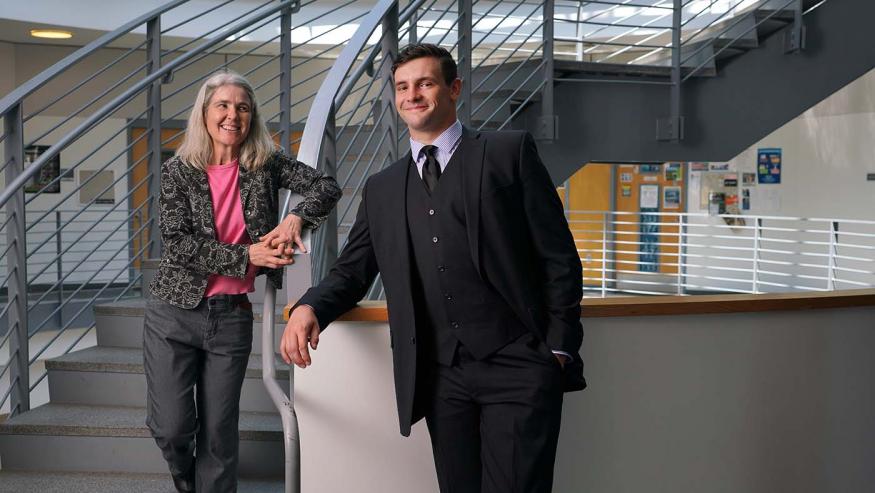 $10,000 physics award accelerates an idea | Augustana College